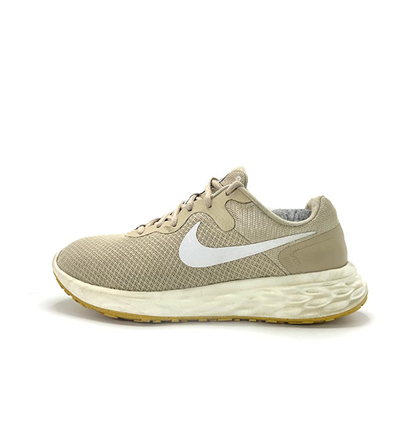 Nike Revolution 6 – Shuffle
